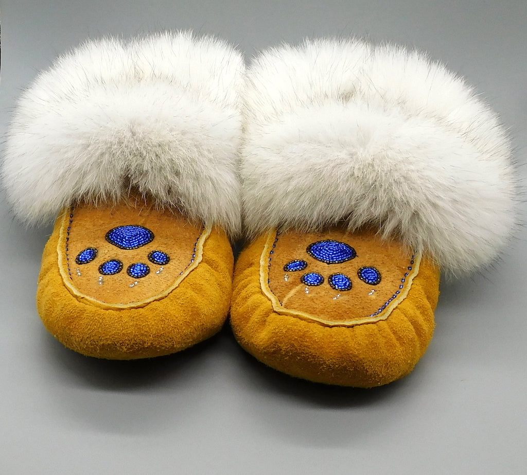 Beaded Moosehide Slippers-Blue Paw Design-Size 7 – North End Gallery