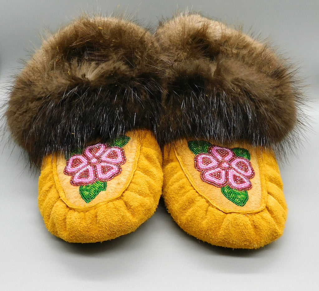 Beaded Moosehide Slippers-Floral Design-Size 9 – North End Gallery